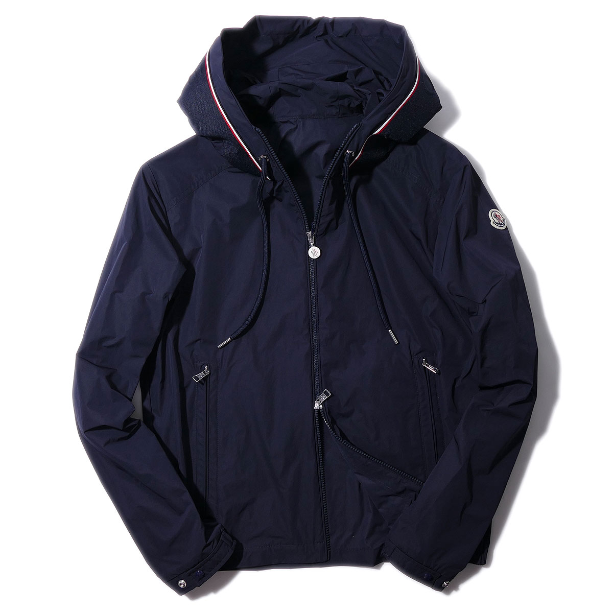 ナイロンジャケットのおすすめブランド20選。おしゃれなコーデも併せてご紹介